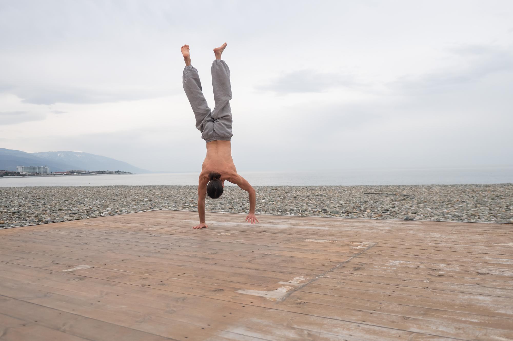 Handstand Walk - STREFA WOD